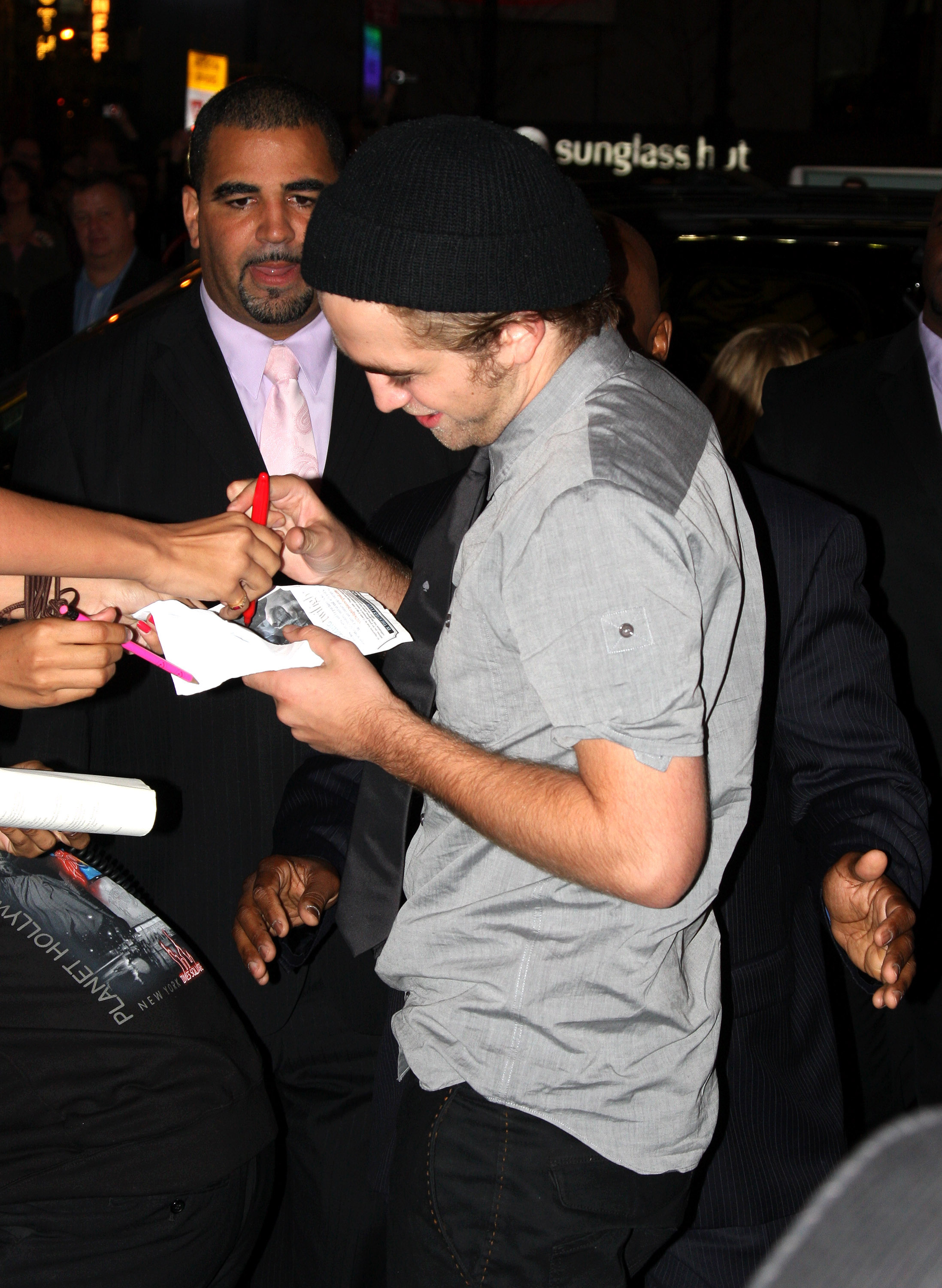 November 04: Planet Hollywood - 2008-RP1104 061 - Pattinson Point ...