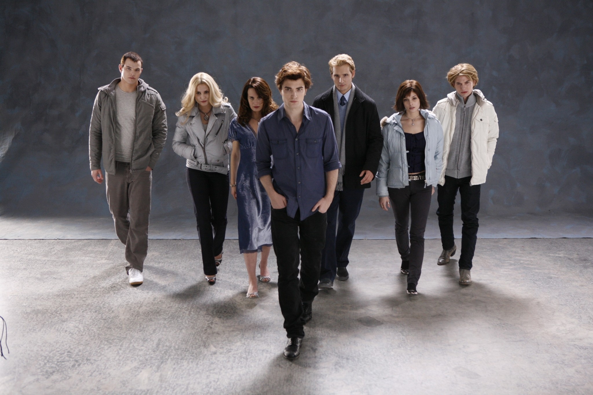 Promotional Photos - Twilight PR003 - Pattinson Point @ robert ...